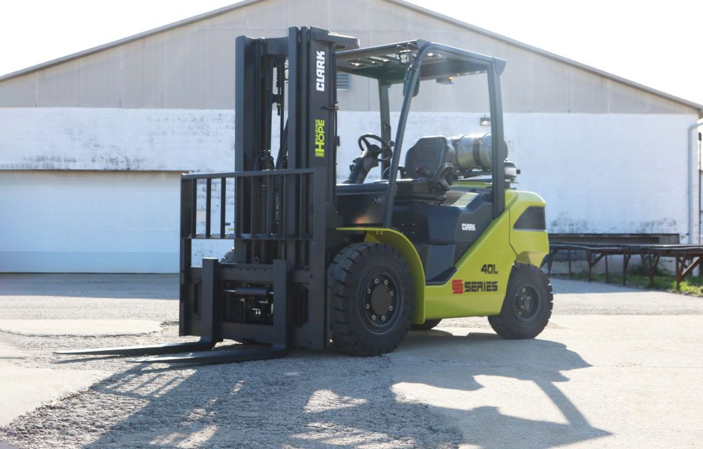 CLARK Material Handling Company launches the new S40 IC Pneumatic ...